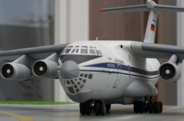 Iljuschin Il-76MD, Trumpeter 1:144 von Alex Grivonev