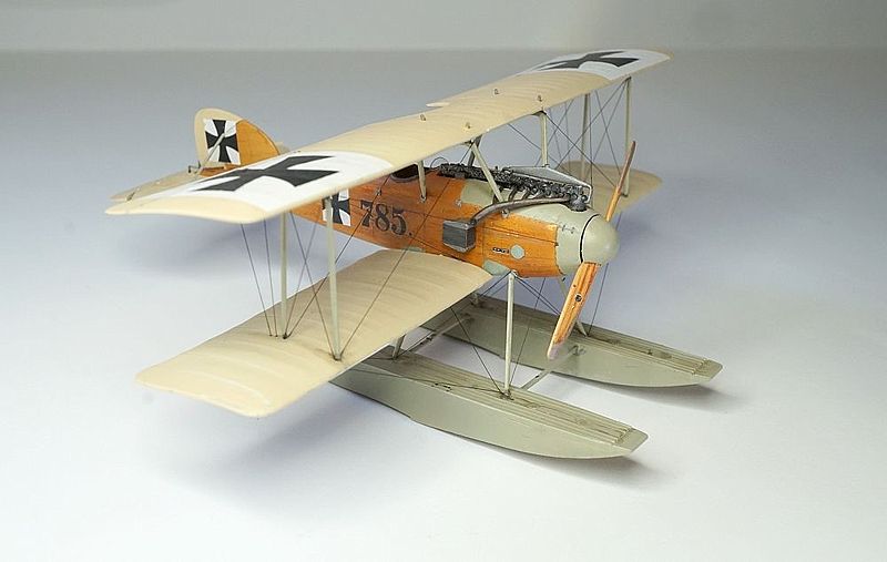 Albatros W.4 (early), Roden 1:72 von Peter Hochstrasser