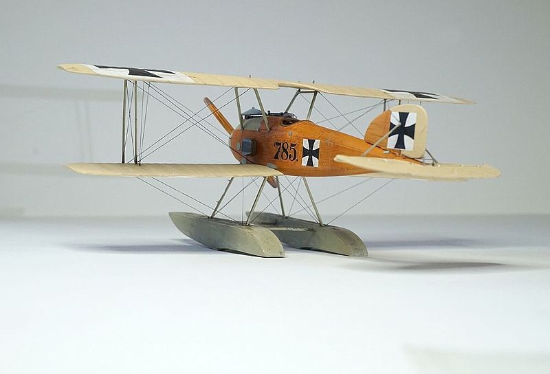 Albatros W.4 (early), Roden 1:72 von Peter Hochstrasser