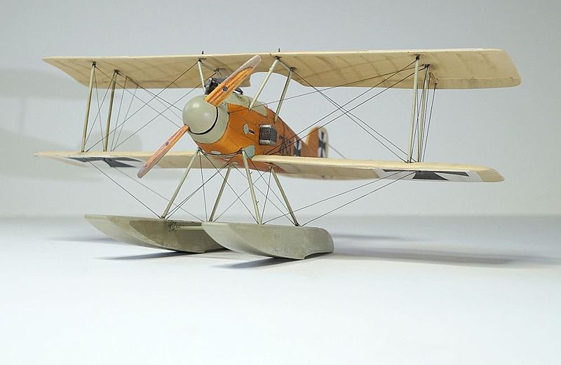 Albatros W.4 (early), Roden 1:72 von Peter Hochstrasser