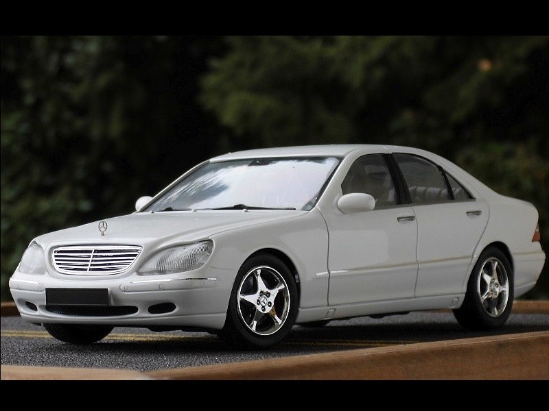 Mercedes-Benz S600, Revell 1:24 von Alex Grivonev