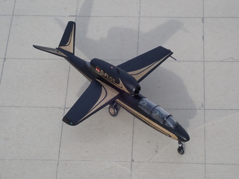 Heinkel He 162S-9, AZ model 1:72 von Thomas Brückelt