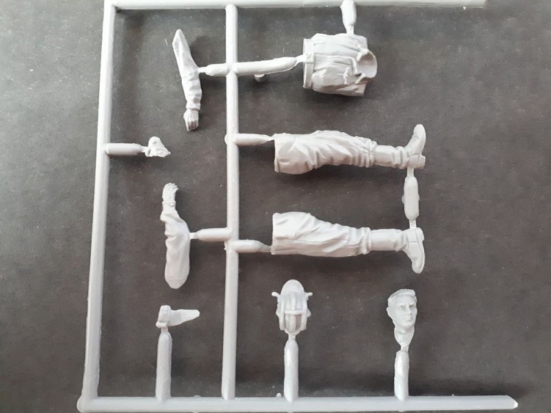 Soviet Tank Crew at Rest, MiniArt Nr. 35246 - Modellversium Kit-Ecke