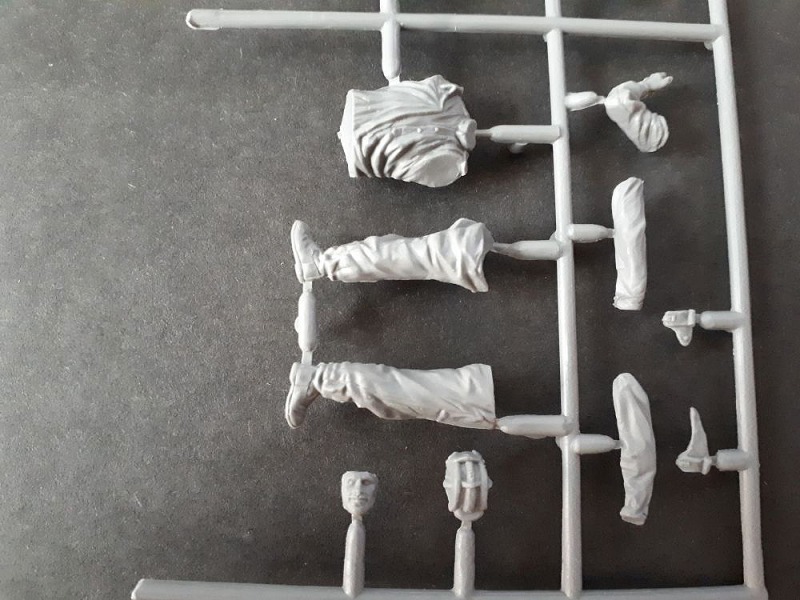 Soviet Tank Crew at Rest, MiniArt Nr. 35246 - Modellversium Kit-Ecke