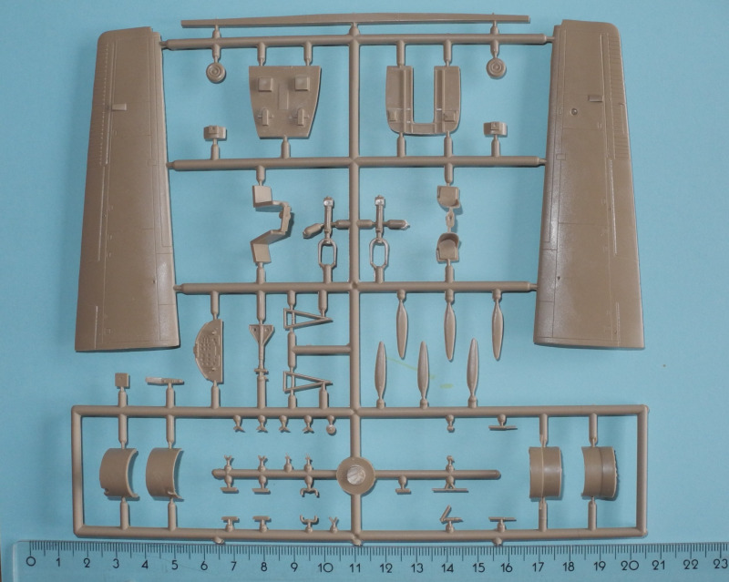 Percival P.50 Prince (G-AMLZ), Valom Nr. 72167 - Modellversium Kit-Ecke