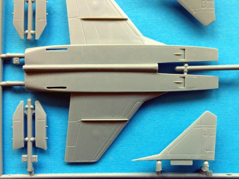 MiG-31 Foxhound, Revell Nr. 04086 - Modellversium Kit-Ecke