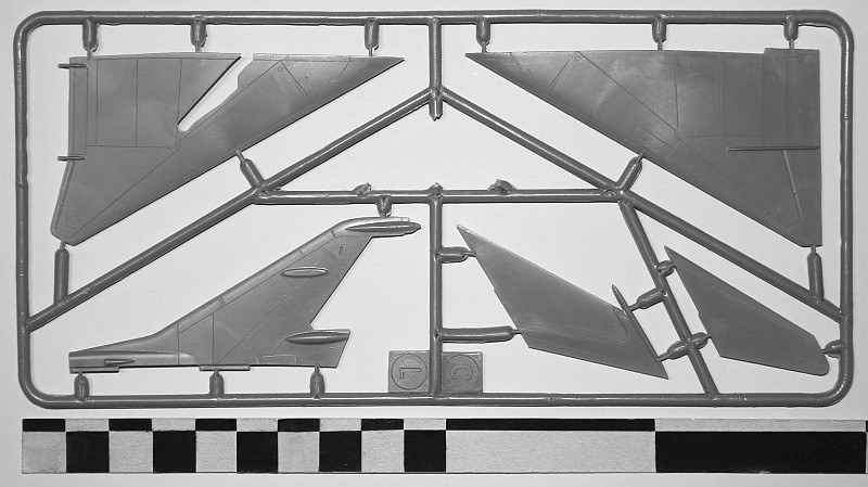 E-152A, Modelsvit Nr. 72028 - Modellversium Kit-Ecke