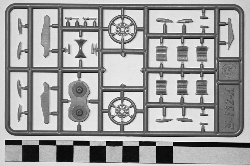 E-152A, Modelsvit Nr. 72028 - Modellversium Kit-Ecke