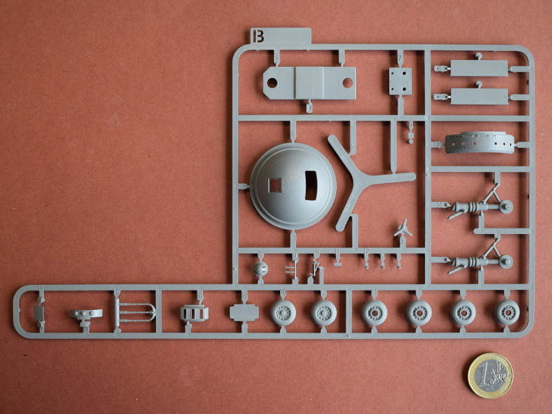 Haunebu I & II & III, Takom Nr. 6008 - Modellversium Kit-Ecke