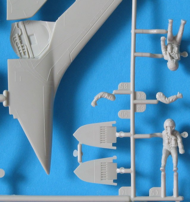 F-105 G Thunderchief "Wild Weasel", Revell Nr. 04504 - Modellversium ...