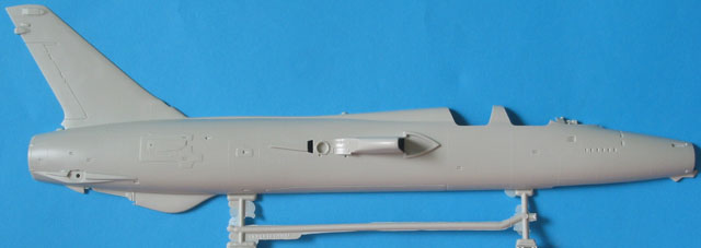 F-105 G Thunderchief "Wild Weasel", Revell Nr. 04504 - Modellversium ...