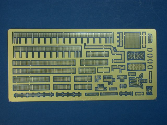 U.S.S. Iwo Jima (LHD-7), Revell Nr. 05109 - Modellversium Kit-Ecke
