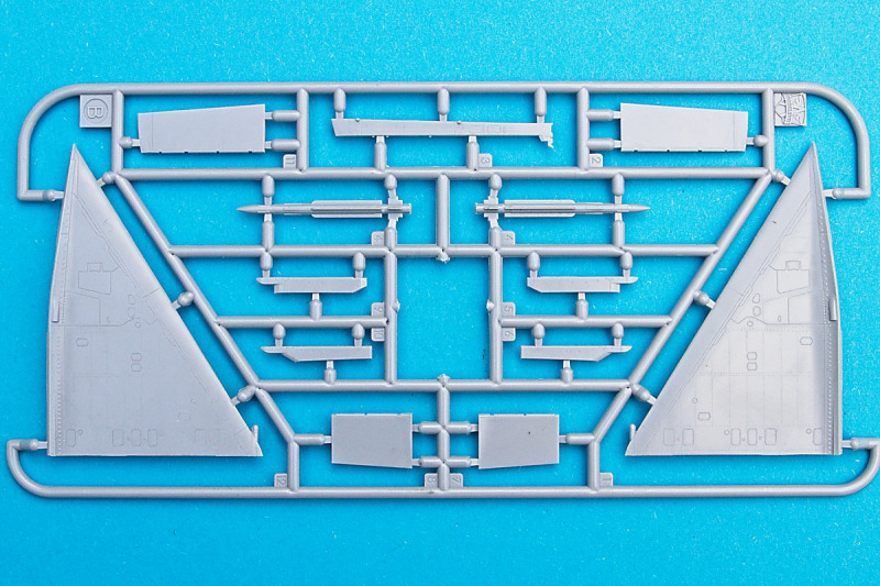 Mirage 2000C, Modelsvit Nr. 72073 - Modellversium Kit-Ecke