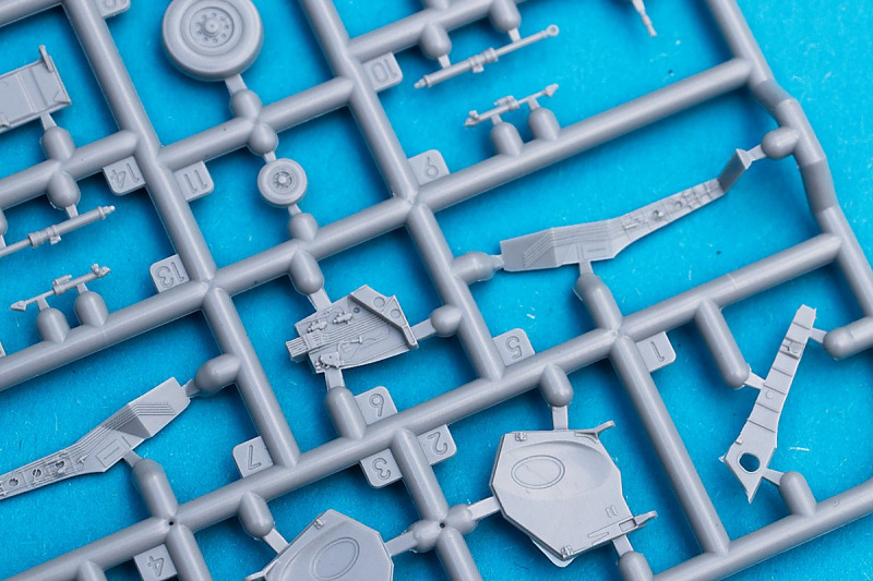 Mirage 2000C, Modelsvit Nr. 72073 - Modellversium Kit-Ecke