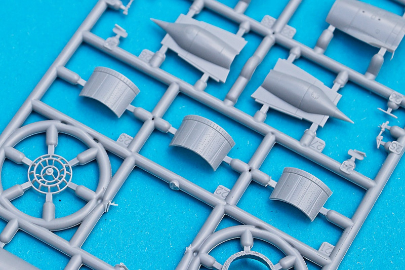 Mirage 2000C, Modelsvit Nr. 72073 - Modellversium Kit-Ecke