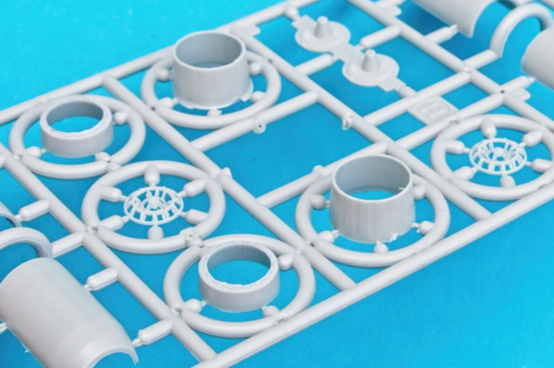 Mirage 4000, Modelsvit Nr. 72053 - Modellversium Kit-Ecke