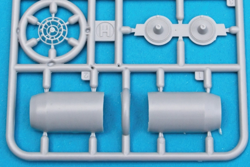 Mirage 4000, Modelsvit Nr. 72053 - Modellversium Kit-Ecke