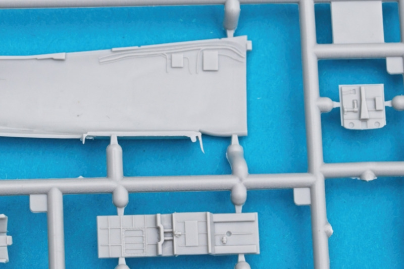 Mirage 4000, Modelsvit Nr. 72053 - Modellversium Kit-Ecke