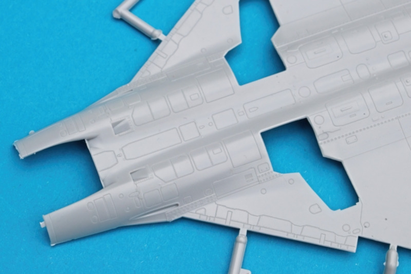 Mirage 4000, Modelsvit Nr. 72053 - Modellversium Kit-Ecke