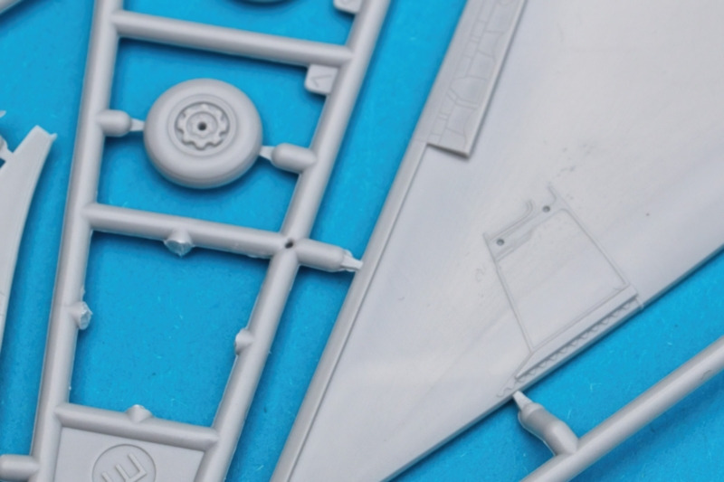 Mirage 4000, Modelsvit Nr. 72053 - Modellversium Kit-Ecke