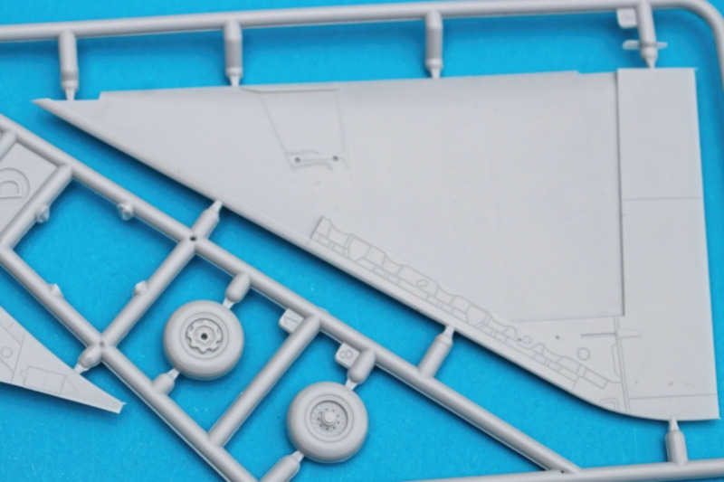 Mirage 4000, Modelsvit Nr. 72053 - Modellversium Kit-Ecke