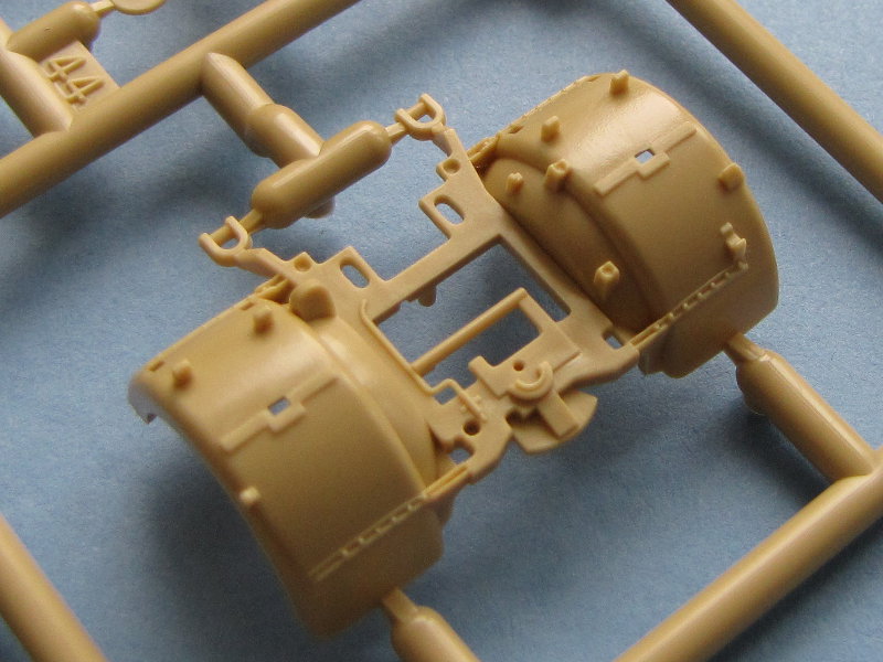 Sd.Kfz. 7 + 8,8 cm FLAK 37, Revell Nr. 03210 - Modellversium Kit-Ecke