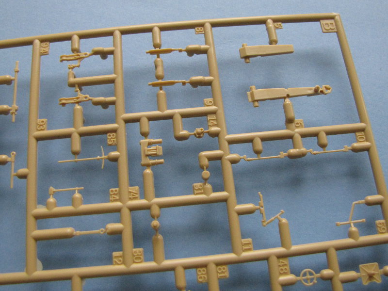 Sd.Kfz. 7 + 8,8 cm FLAK 37, Revell Nr. 03210 - Modellversium Kit-Ecke